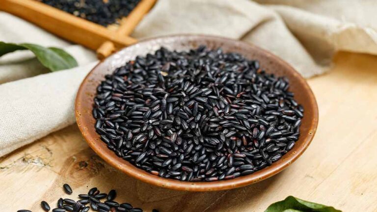 Naturally Black Foods That Are Packed With Nutrients